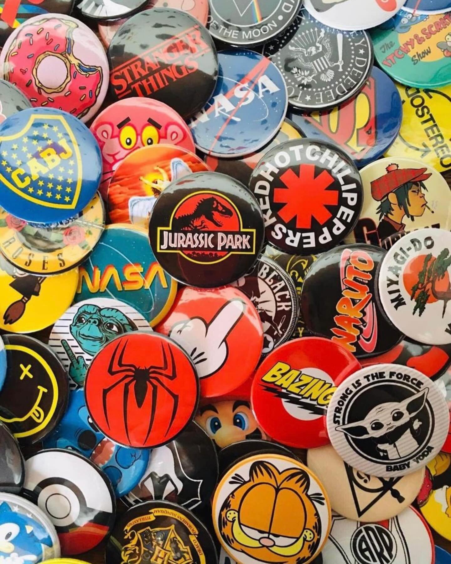 Pines/Broches de Metal Personalizables 25 o 50 Unidades